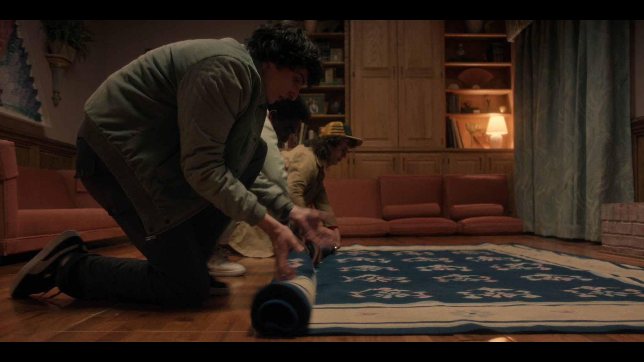 Sneakers Seen in Stranger Things Season 5 - PANOVIRE